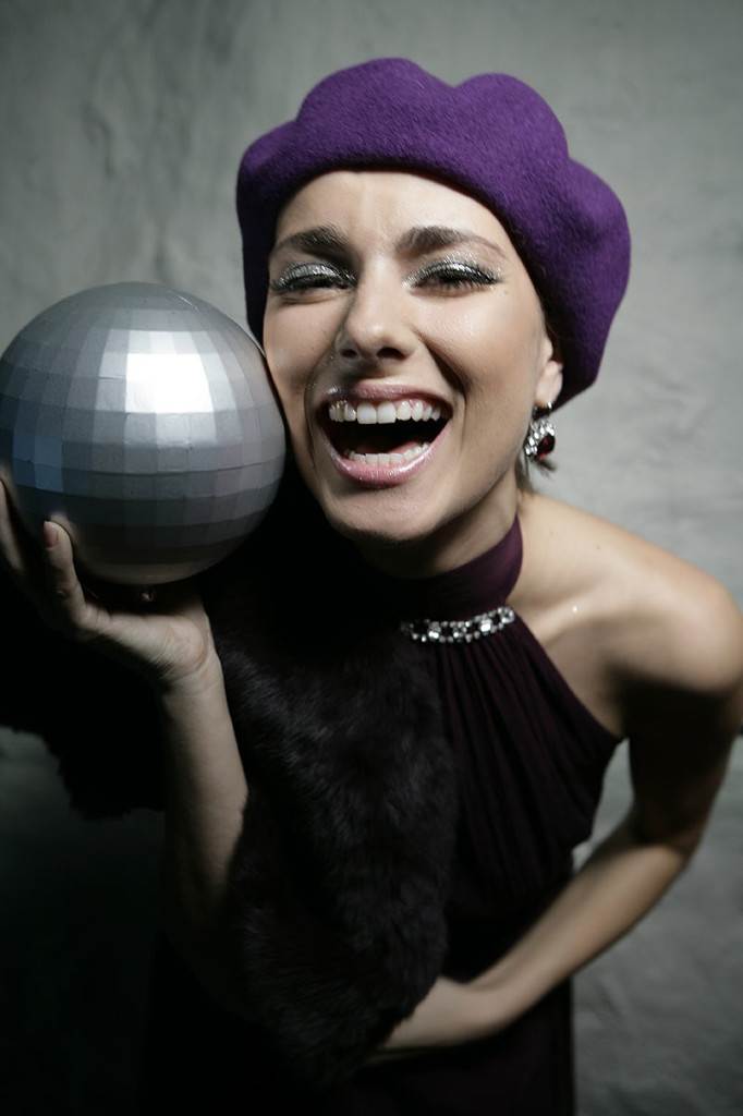 Vratila se na fakultet i posao | Story