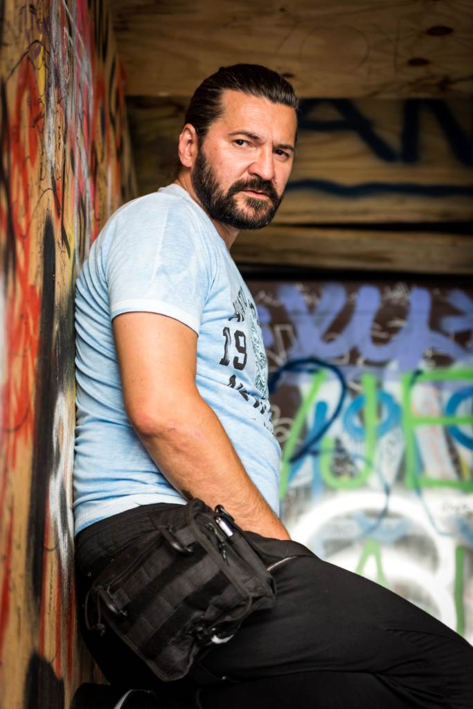 Mladen Vulić: 'Boli me što nisam pokraj kćeri Nadje i Sofije' | Story