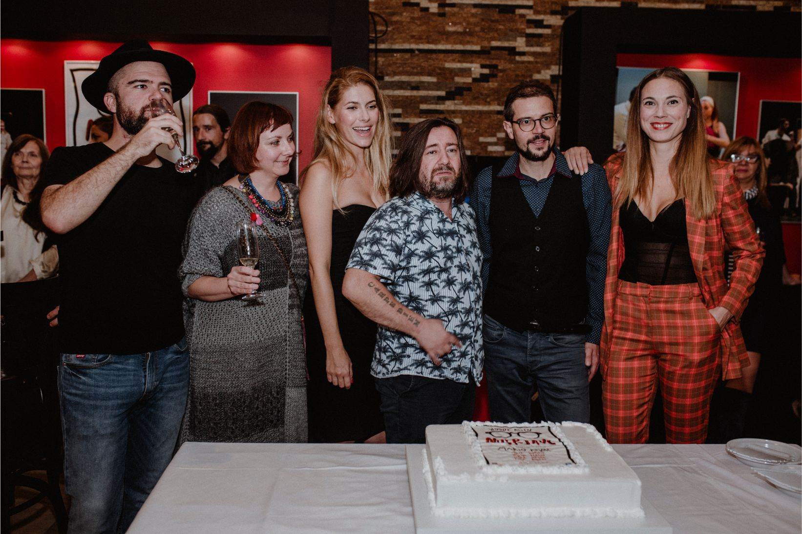 Brojni poznati na svečanoj premijeri predstave Nuspojave u kazalištu ...