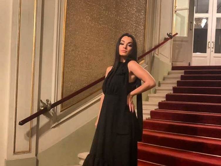 Rodila Sementa Rajhard | Story