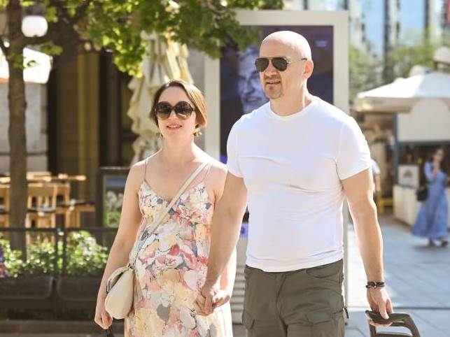 Domaćem glumcu će supruga uskoro roditi curicu | Story