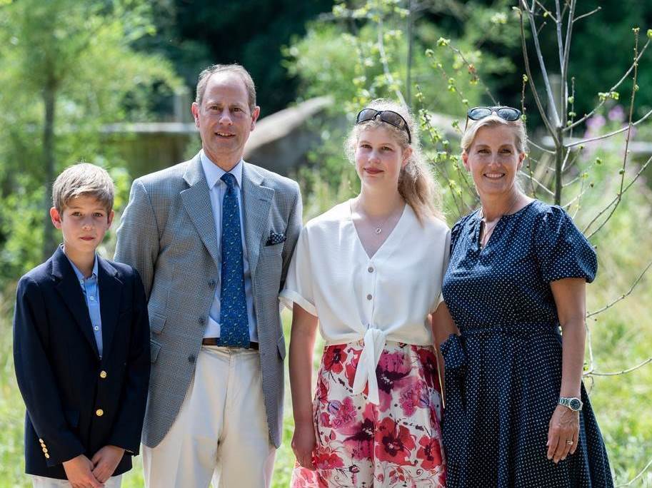 SUPRUGA GA ZASJENILA Princ Edward ponovno u bračnim problemima | Story