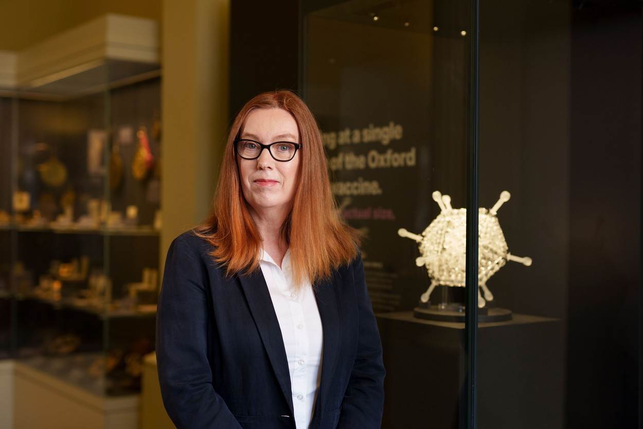 Tko je Sarah Gilbert | Story