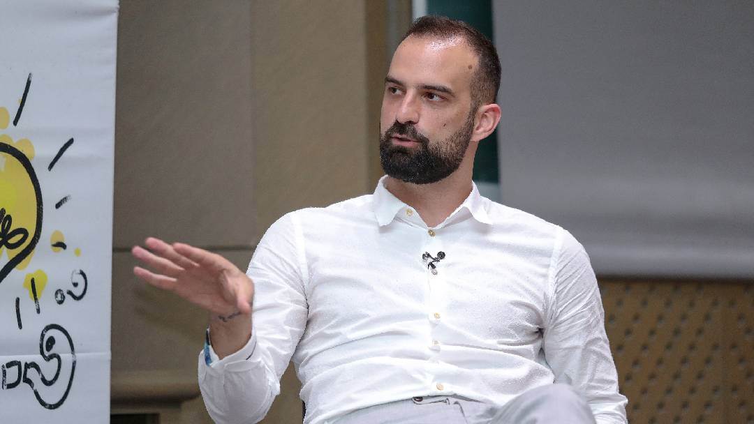 Kako Ivan Šarić izgleda bez brade? | Story