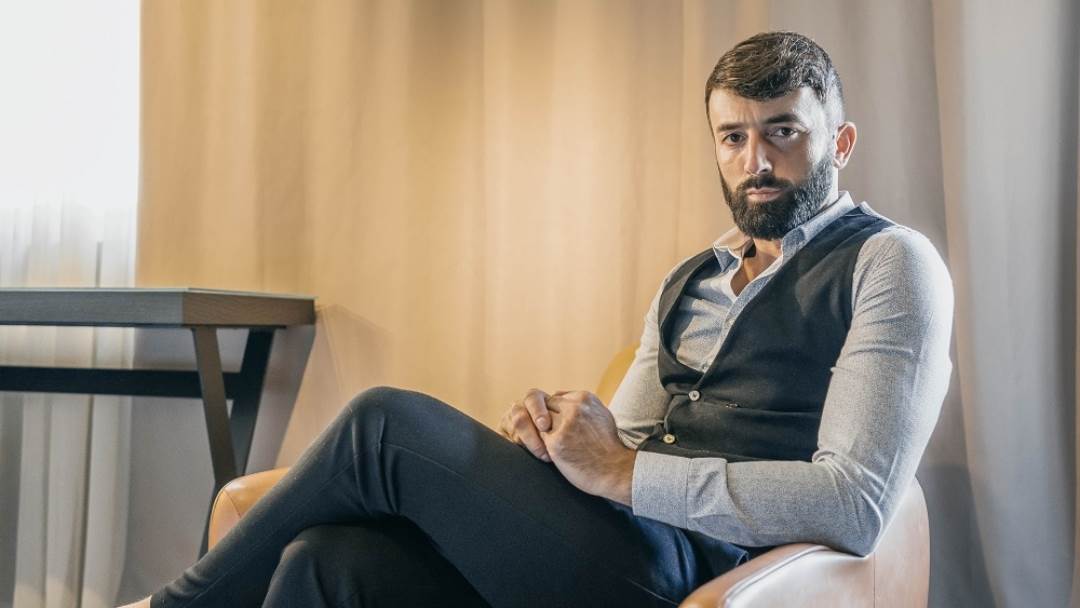 Teo Grčić ne zaboravlja pravu ljubav u novoj pjesmi 'Ne zaboravljaj ...