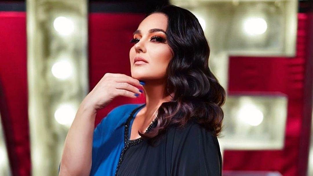 Martina Tomčić šije kćeri kostim za ples | Story