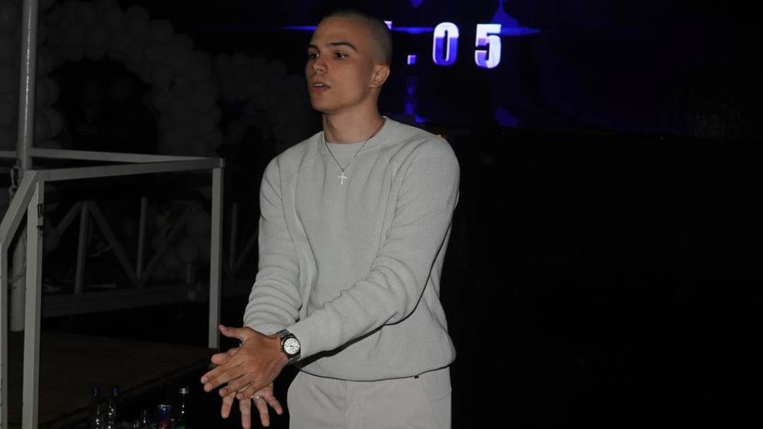 Tko je Mihajlo Veruović Voyage | Story