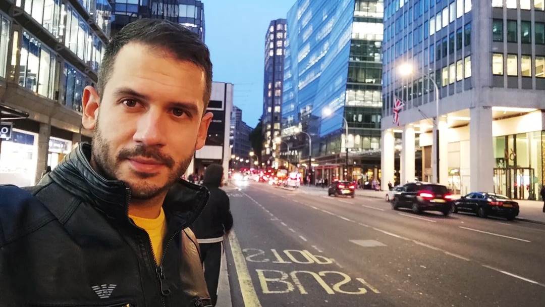 Boris Rogoznica otputovao s majkom u London | Story