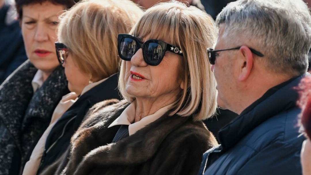 Biserka Petrović na sprovodu Miroslava Ćire Blaževića | Story