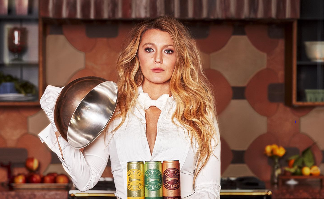 Blake Lively napadaju zbog svog brenda alkoholnog pića | Story