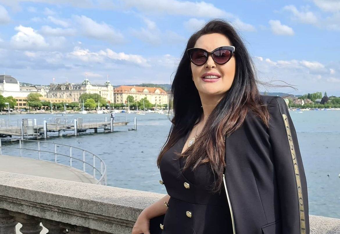 Dvorac u kojem živi Dragana Mirković | Story