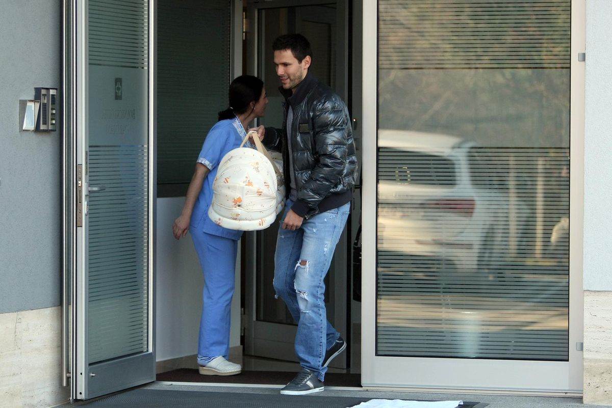 Jerko Leko s misterioznom Ivanom dobio kćer | Story