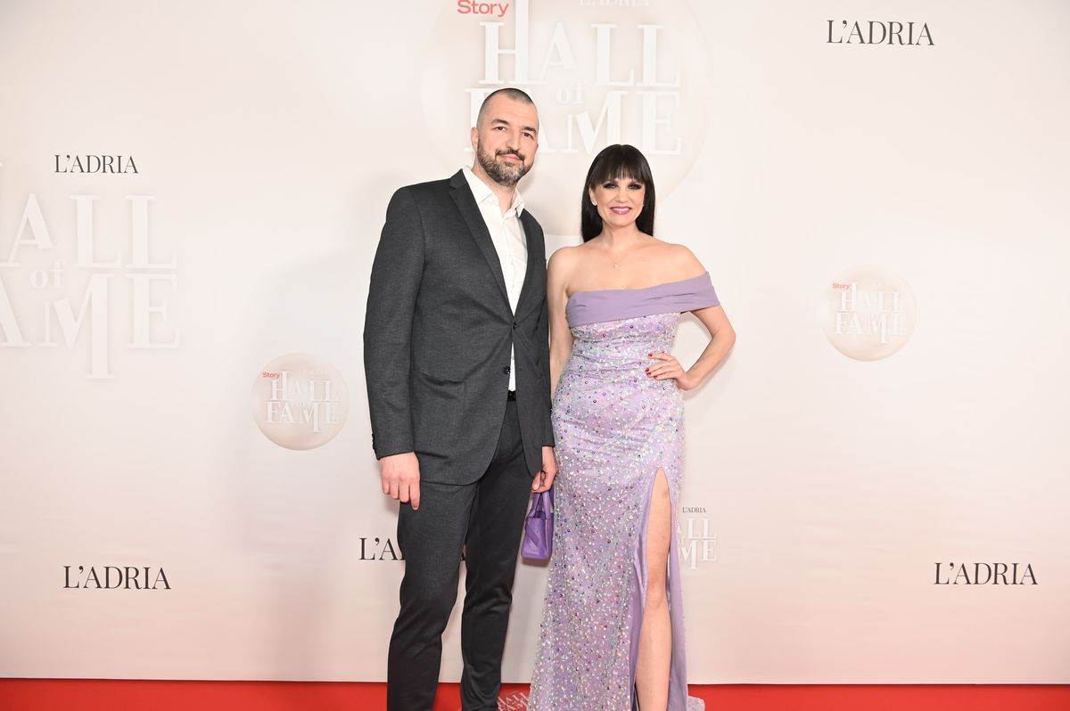 Ivana Delač s dečkom na Story Hall of Fameu | Story