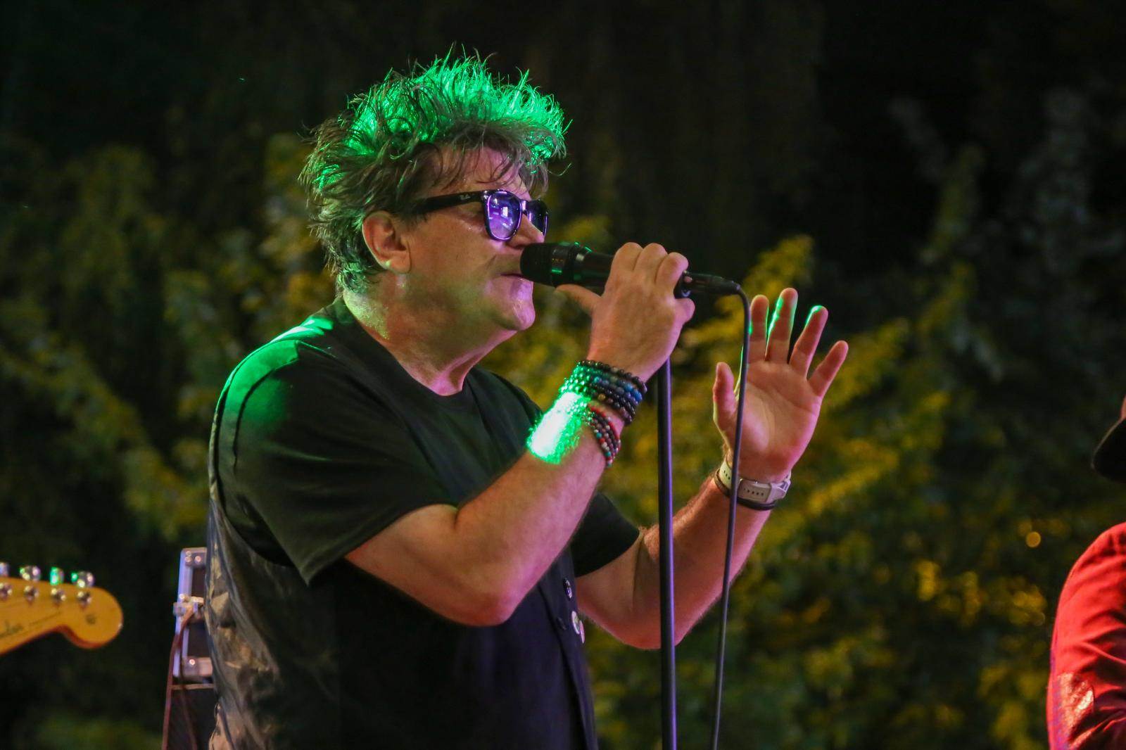 Tko je supruga Dražena Žerića Žere | Story