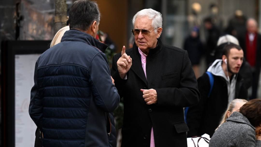 Dikan objavio snimku razvaljenih vrata | Story