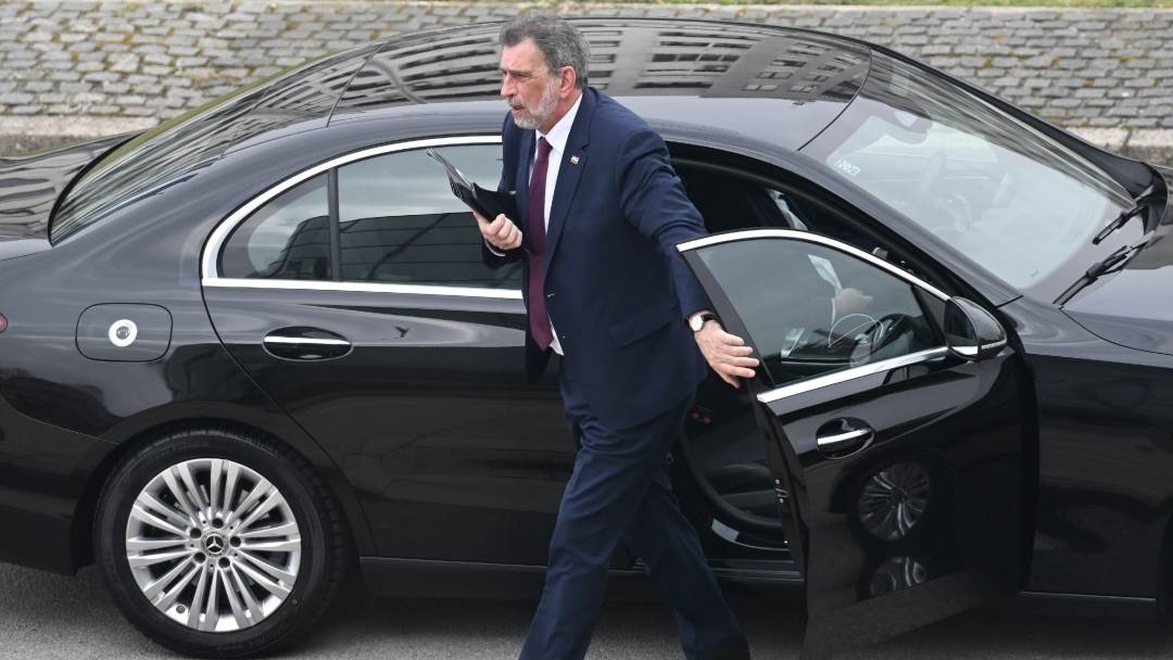 Sin Radovana Fuchsa optužen za prevaru | Story