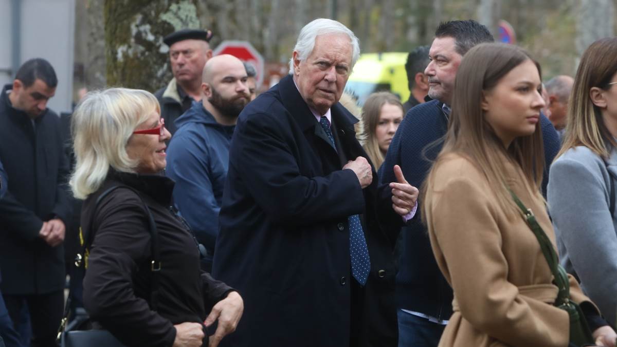 Dikan napisao da je žiri Superstara loše odabran | Story