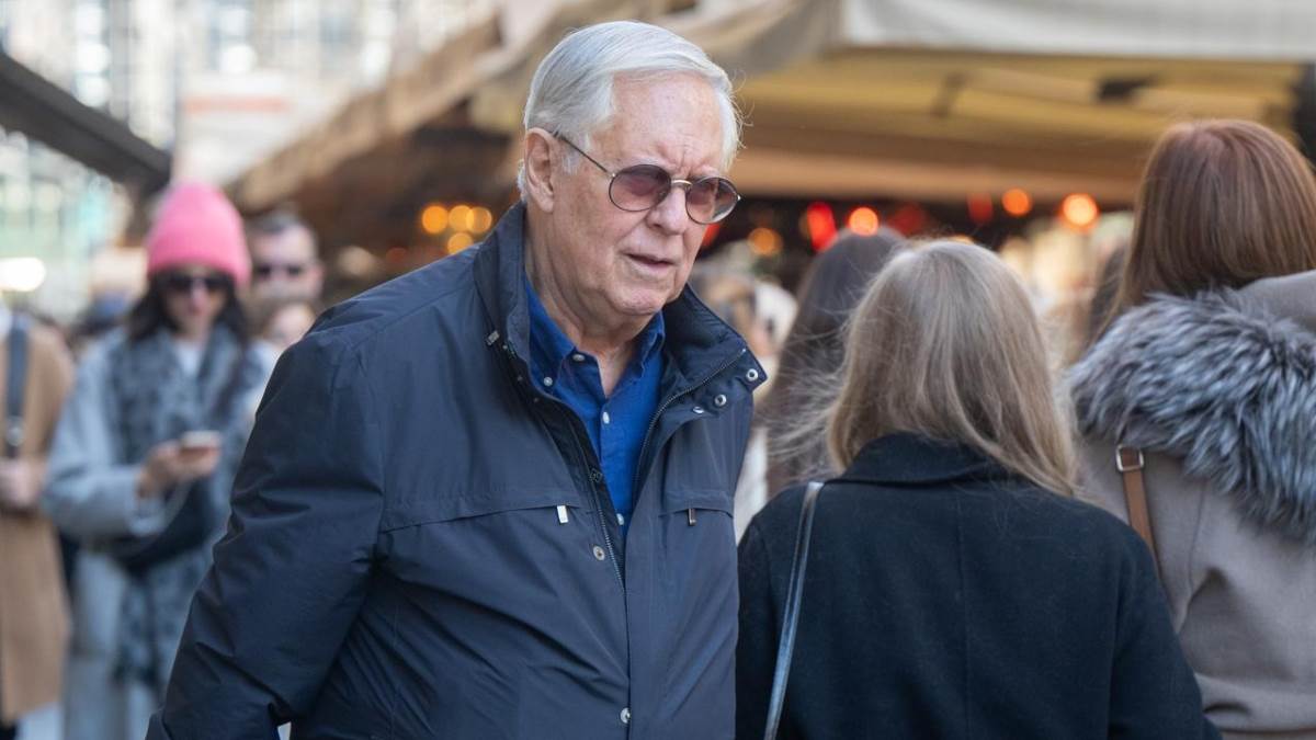 Dikan objavio fotografiju na kojoj pozira s djecom, unukom i snahom | Story