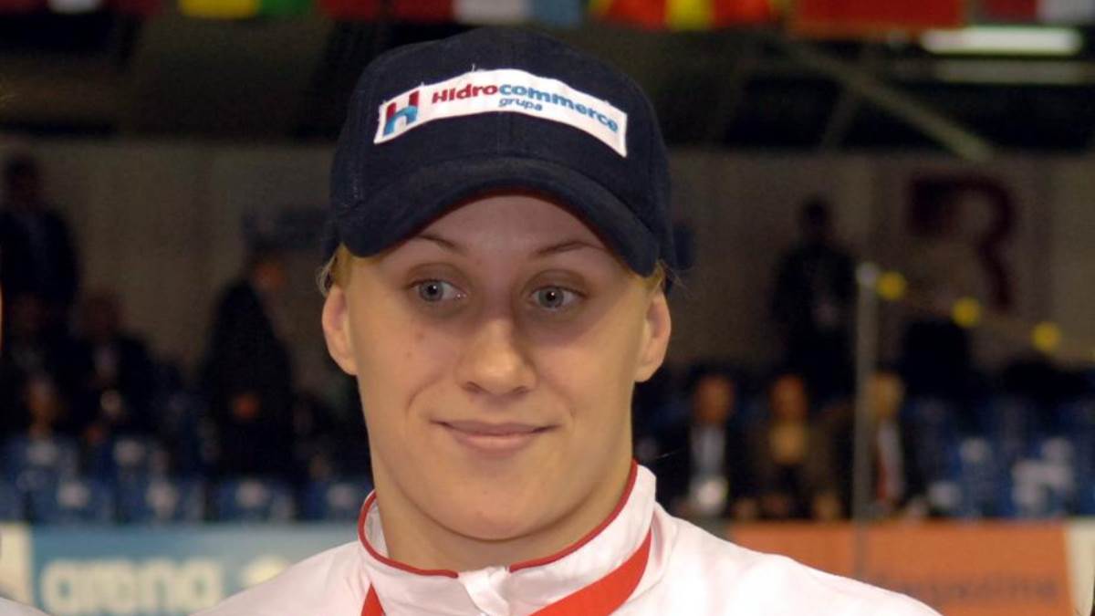 Bivša plivacica Sanja Jovanovic slavi 37 rodendan | Story