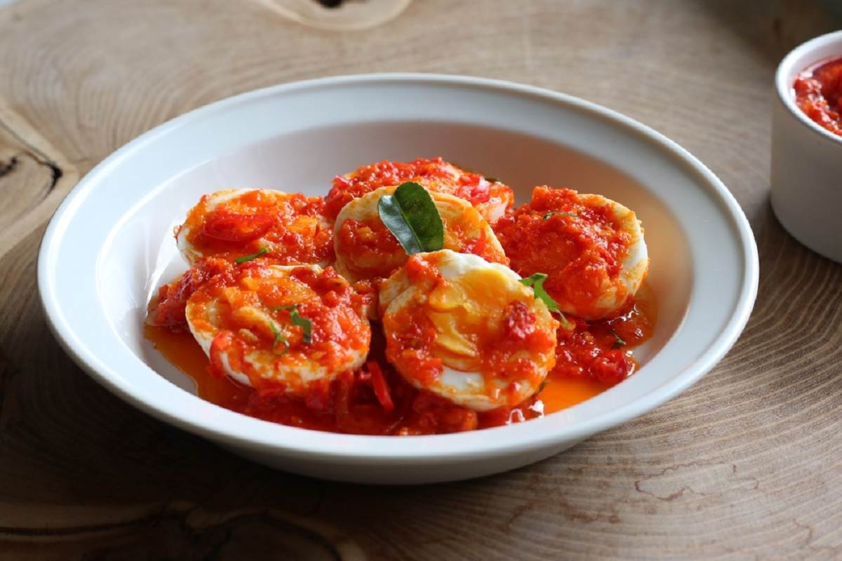 Toplo predjelo od uskršnjih jaja u umaku od rajčice | Story