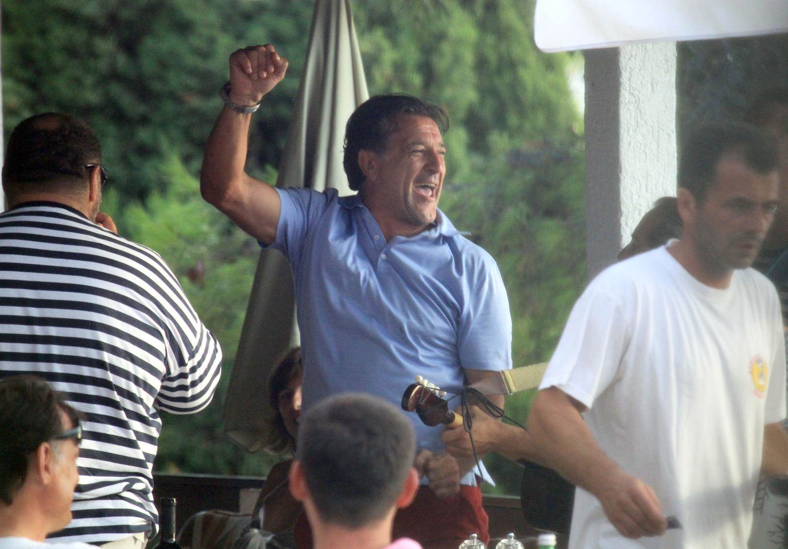 Zdravko Mamić u klinču sa 27 godina mlađom djevojkom | Story