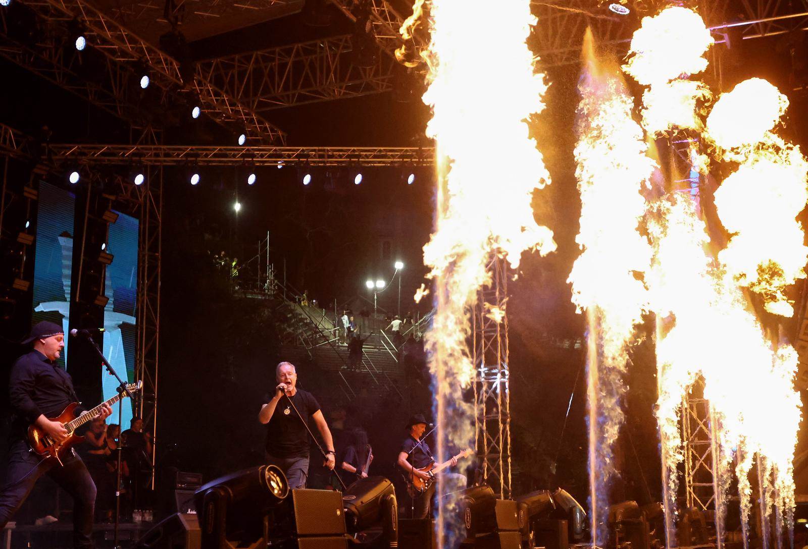 Što radi Thompsonov bubnjar Ivica Bilić nakon što ga je napustio? | Story