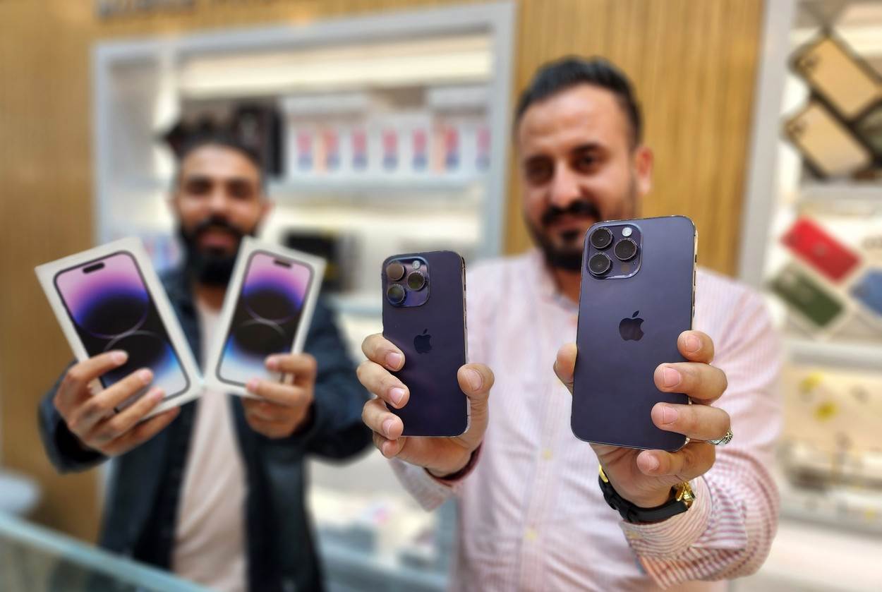 CIJENA NIJE ISTA U SVIM DIJELOVIMA SVIJETA: Koliko košta iPhone 14? | Story