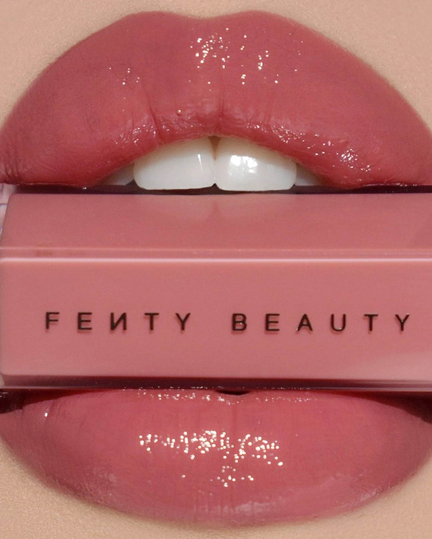 LVMH prodaje Fenty Beauty slavne Rihanne | Story