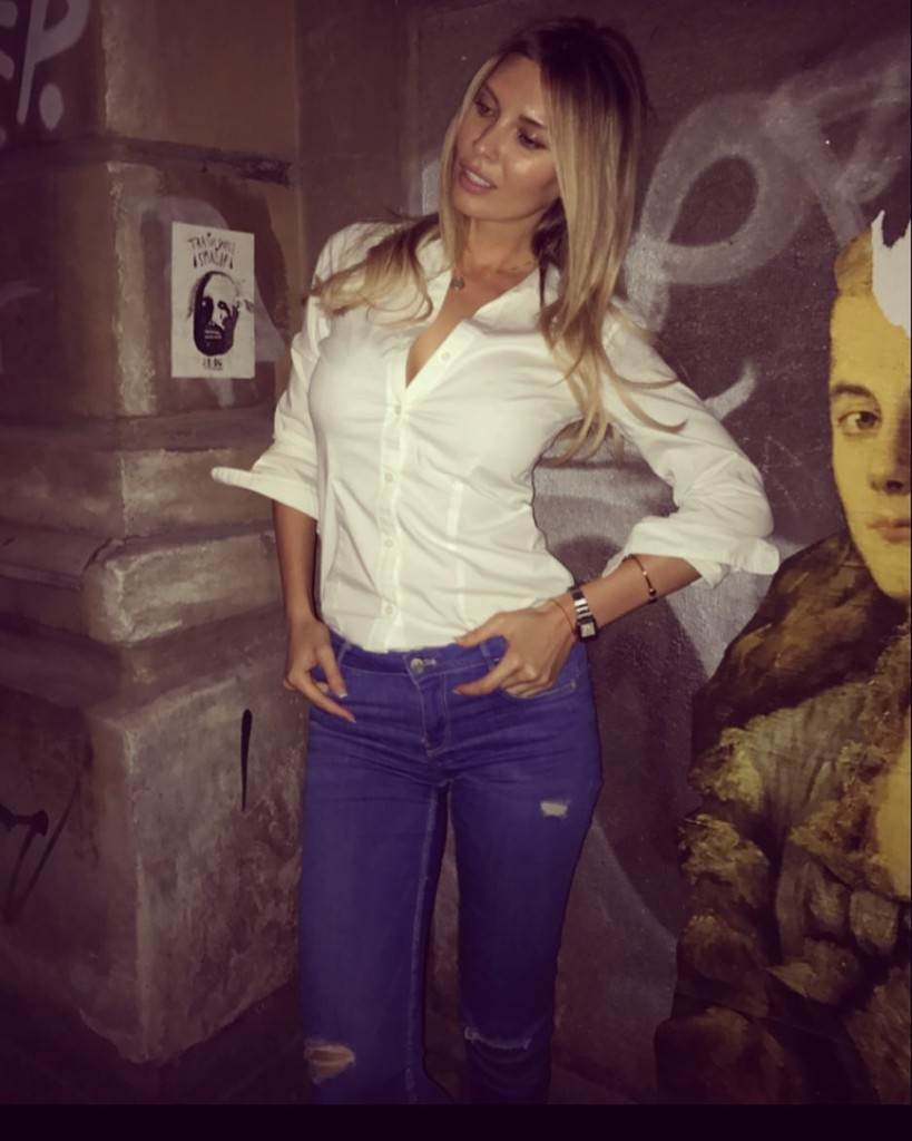 Zgodna Vanja Halilović u ženskom izlasku | Story