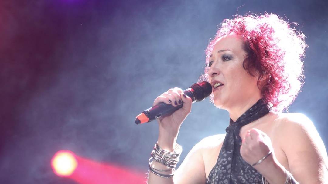 Tina Rupčić na koncertu posvećenom Akiju zapjevala sa sinom | Story