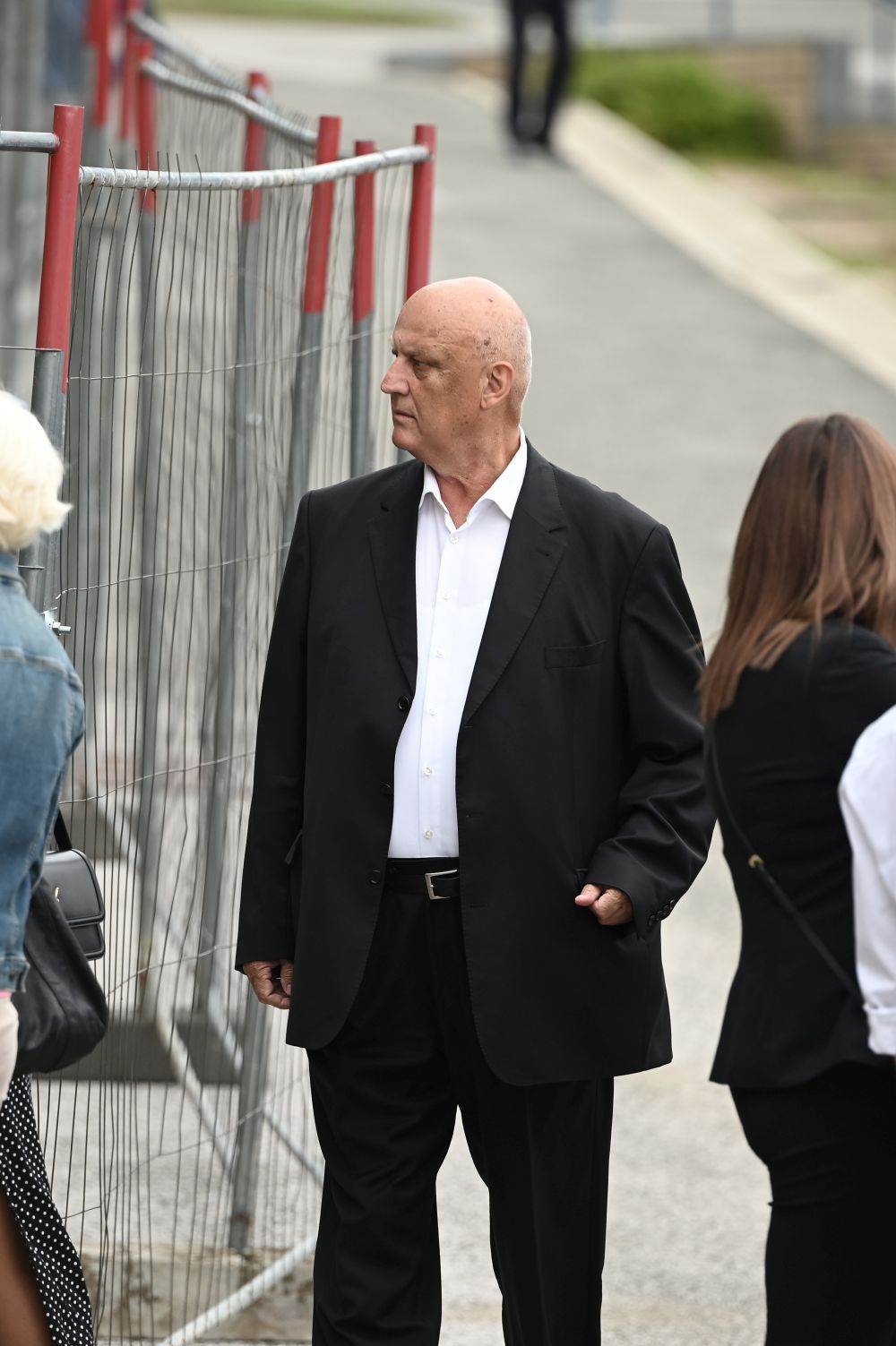 Ljubo Ćesić Rojs na sprovodu Mislava Bage | Story