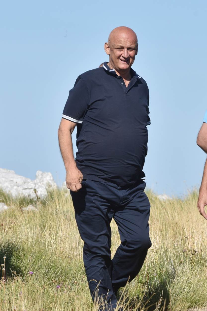 Ljubo Ćesić Rojs na sprovodu Mislava Bage | Story