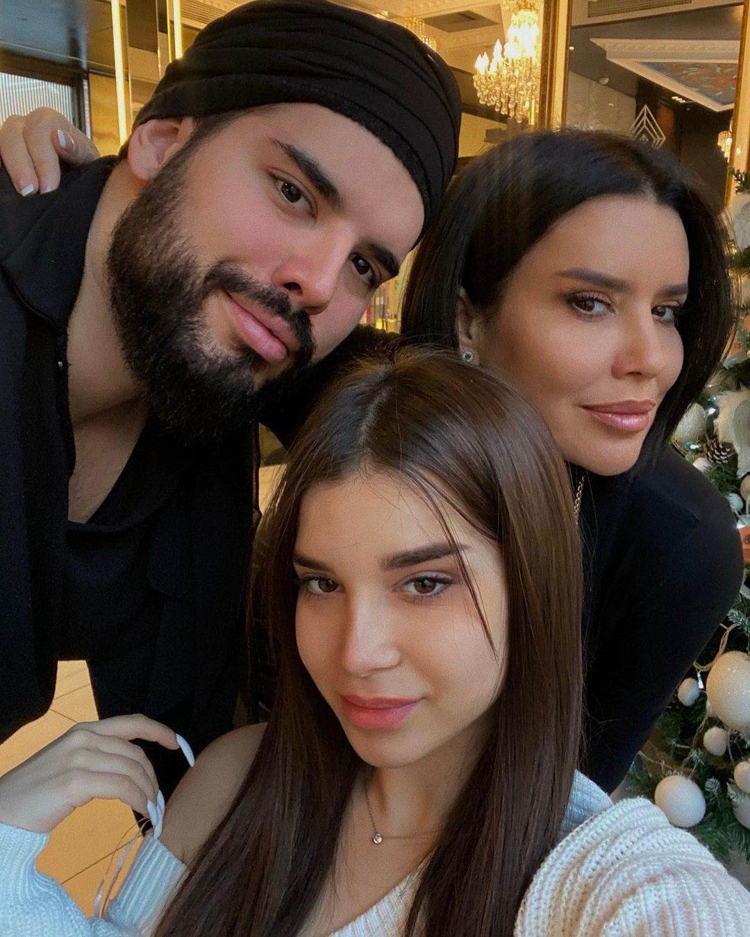 Majka Adama Adaktara je trudna | Story