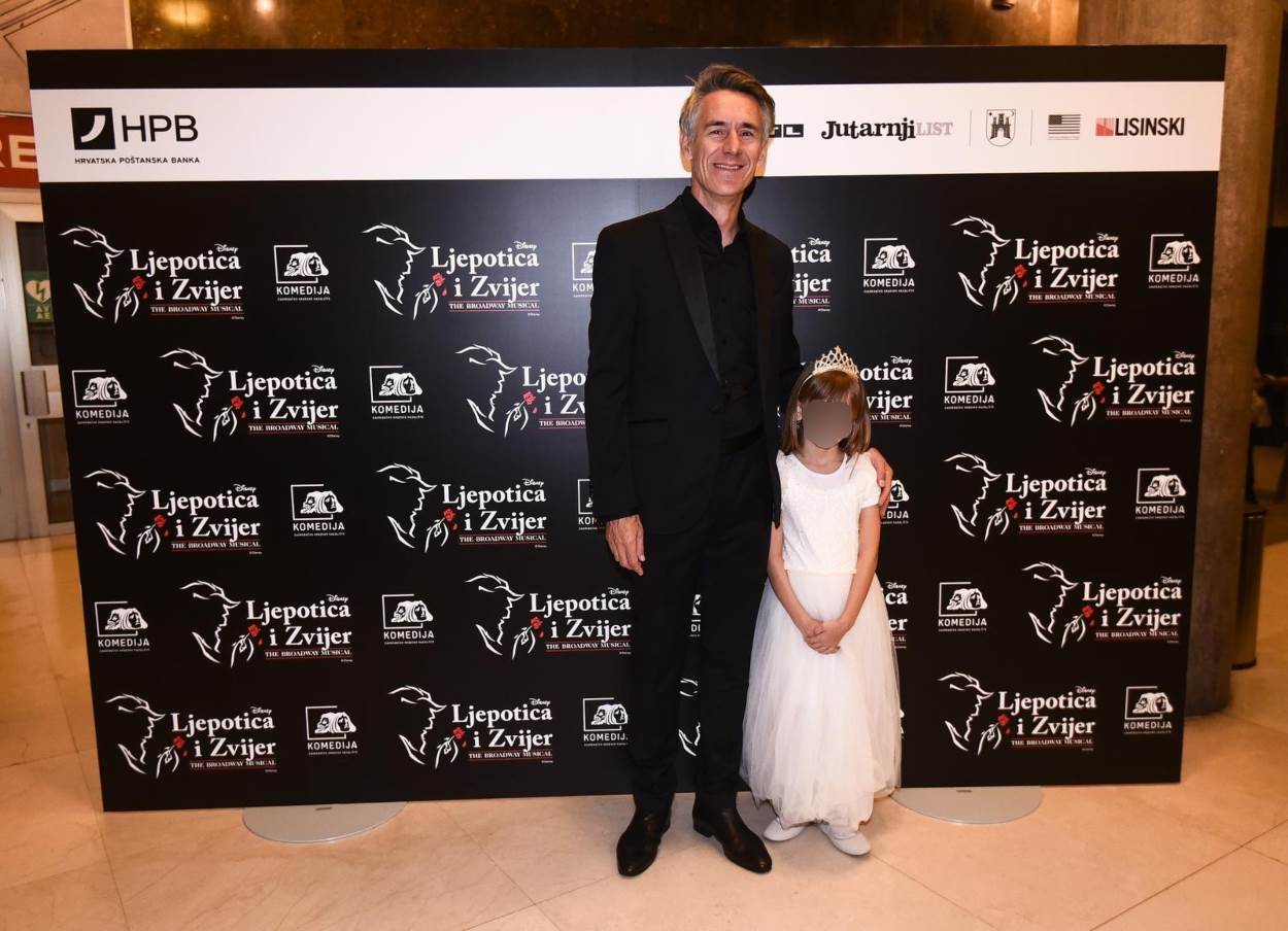Dražen Čuček s kćeri Lenom na premijeri mjuzikla | Story
