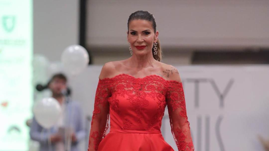 Ana Sasso u mladosti | Story