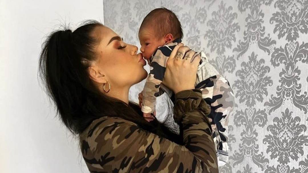 Tko je otac djeteta Rachel Mee | Story