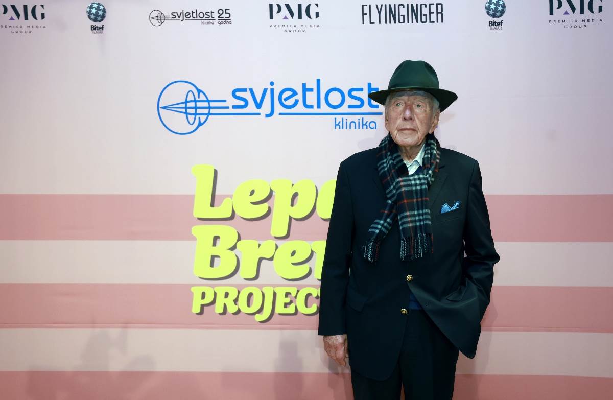 Lepa Brena u Zagrebu gledala predstavu Lepa Brena project | Story