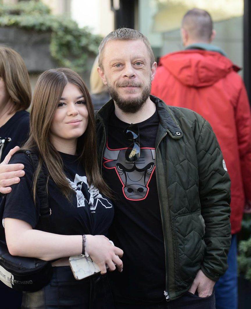 Kako danas izgleda unuka Arsena Dedića? | Story