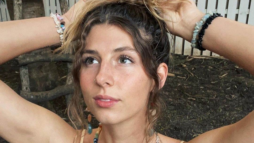 Manekenka se ne brije dolje | Story