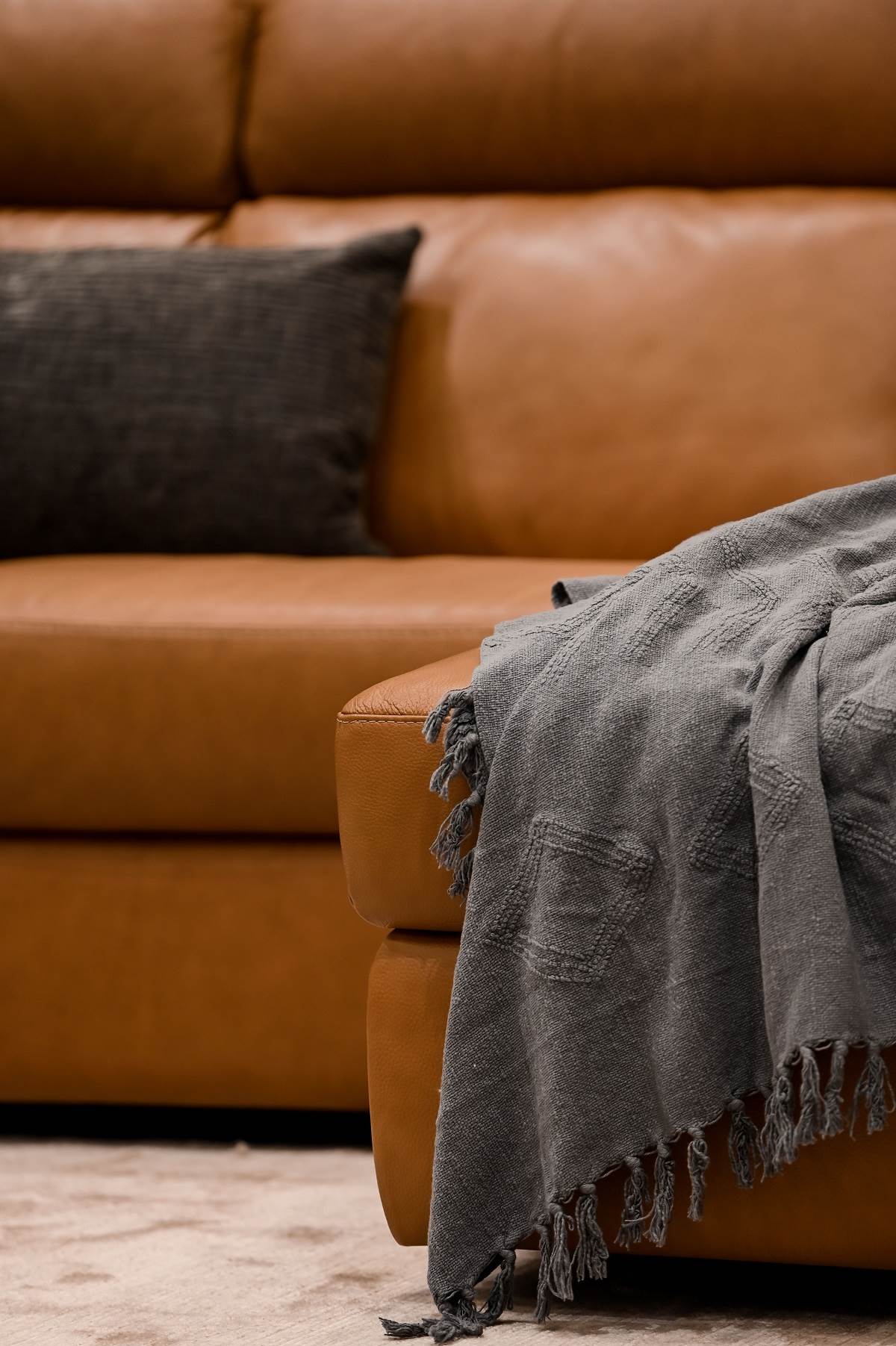 Vječni klasik u uređenju interijera: Najbolje kožne garniture za svaki ...