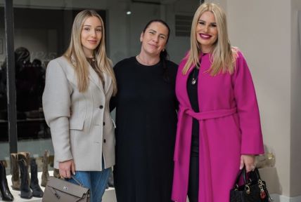 Tara Balent u blejzeru iz high street branda | Story