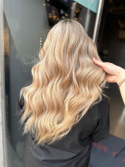 Trikovi za održavanje plave kose | Story