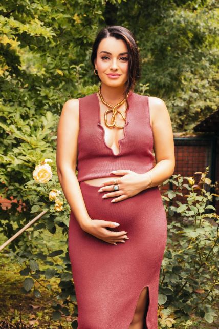 Sementa Rajhard rodila sina | Story